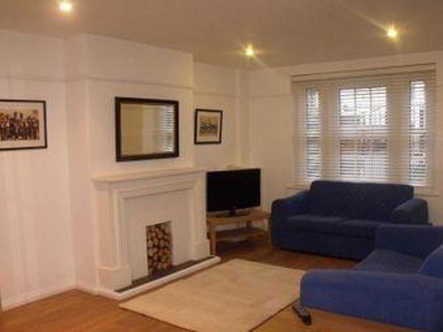 3 Bedrooms Semi detached house for rent in Noel Road, London W3