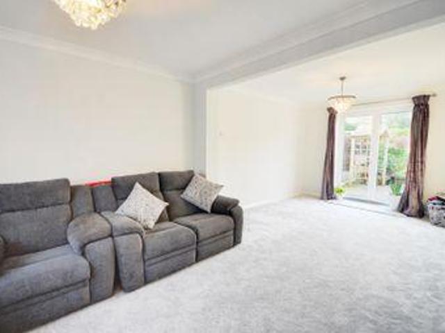 3 Bedrooms Semi detached house for rent in Norwich Road, Northwood Hills HA6