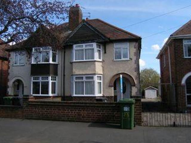 3 Bedrooms Semi detached house for rent in Northway, Leamington Spa CV31