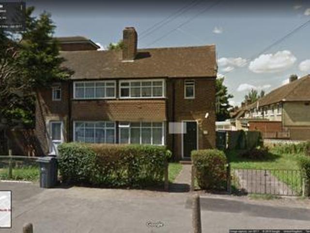 3 Bedrooms Semi detached house for rent in North Street, Barking IG11