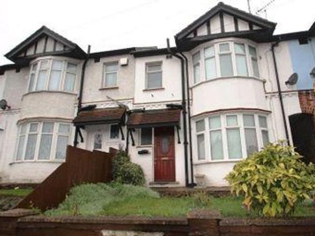 3 Bedrooms Semi detached house for rent in Neville Road, Luton LU3