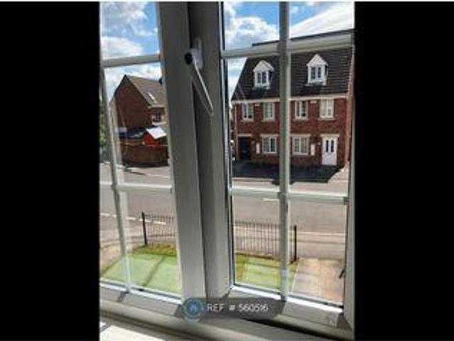 3 Bedrooms Semi detached house for rent in New Forest Way, Leeds LS10