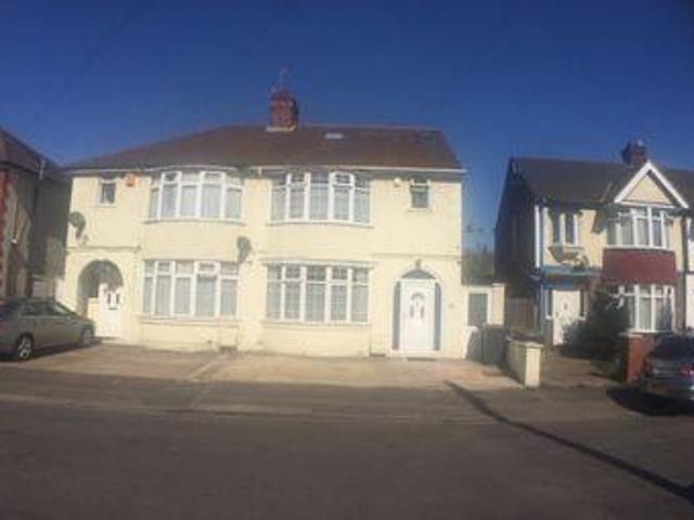 3 Bedrooms Semi detached house for rent in Newark Road, Luton LU4