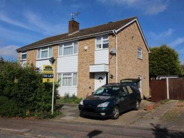 3 Bedrooms Semi detached house for rent in Nightingdale Avenue, Bedford MK41