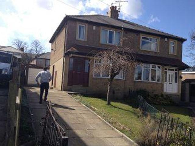 3 Bedrooms Semi detached house for rent in Nina Road, Bradford 7 BD7