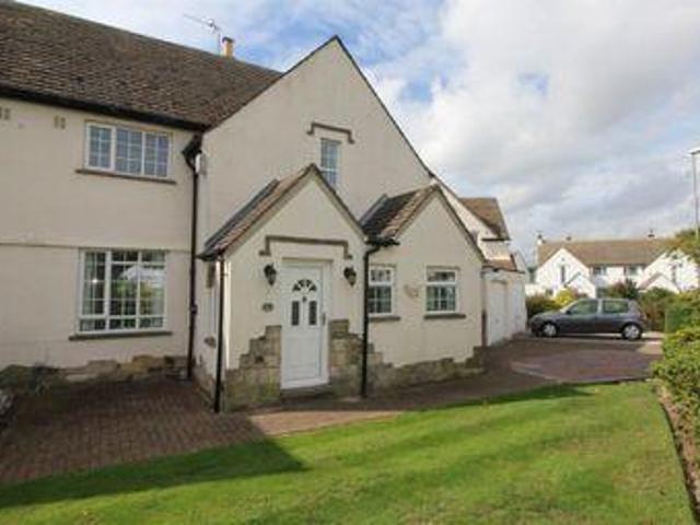 3 Bedrooms Semi detached house for rent in Southway, Horsforth LS18