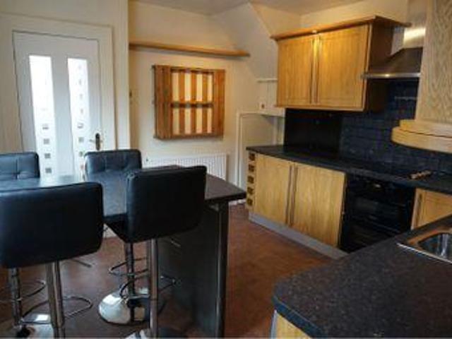 3 Bedrooms Semi detached house for rent in South End Avenue, Leeds LS13