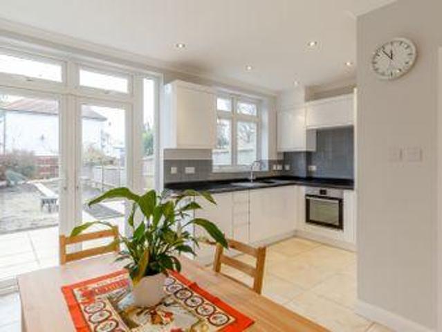 3 Bedrooms Semi detached house for rent in South Lane, New Malden KT3