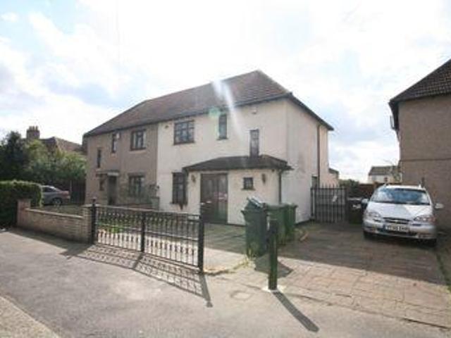 3 Bedrooms Semi detached house for rent in South Road, Chadwell Heath RM6