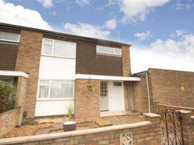 3 Bedrooms Semi detached house for rent in Somerville Way, Aylesbury HP19