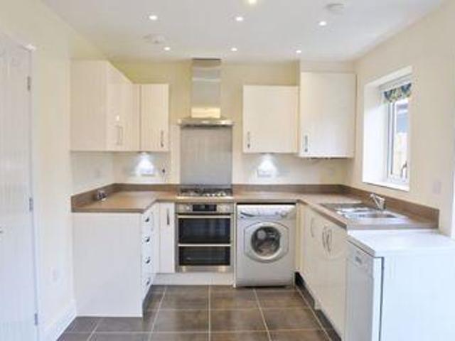 3 Bedrooms Semi detached house for rent in Saunders Way, Basingstoke RG23