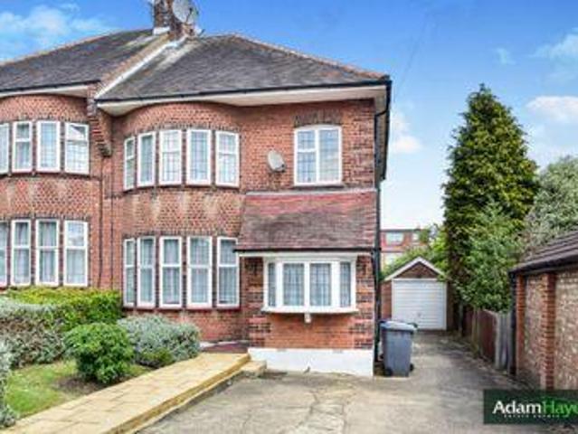 3 Bedrooms Semi detached house for rent in Saddlescombe Way, London N12