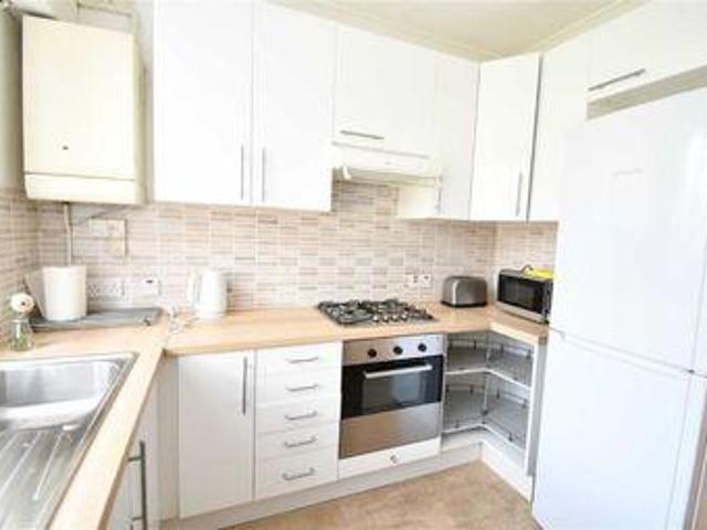 3 Bedrooms Semi detached house for rent in Saddlescombe Way, London N12