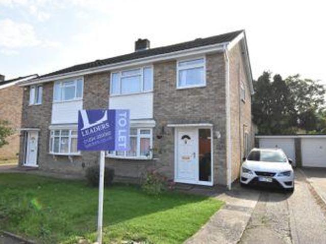 3 Bedrooms Semi detached house for rent in Salcombe Close, Bedford MK40