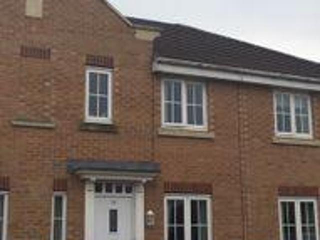 3 Bedrooms Semi detached house for rent in Sargeson Road, Armthorpe DN3