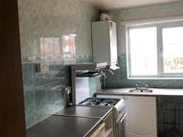 3 Bedrooms Semi detached house for rent in Shelley Road, Luton LU4