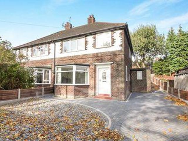 3 Bedrooms Semi detached house for rent in Shelley Road, Swinton, Manchester M27