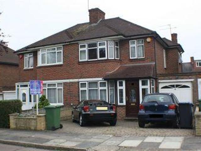 3 Bedrooms Semi detached house for rent in Sherborne Gardens, Kingsbury, London NW9