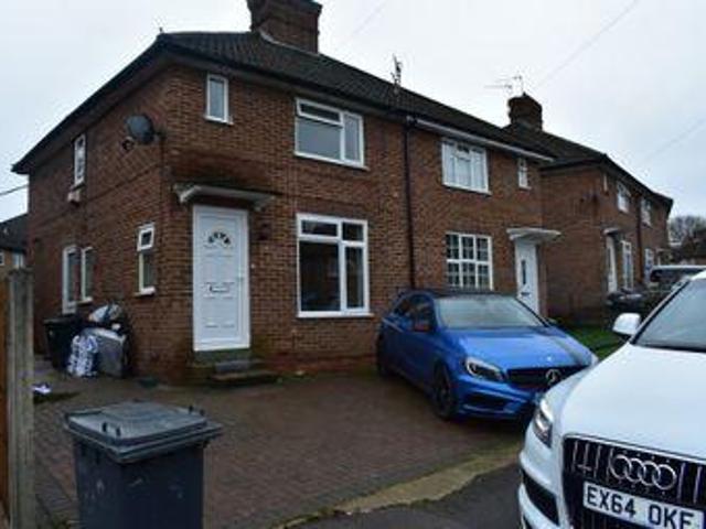 3 Bedrooms Semi detached house for rent in Spearing Road, High Wycombe HP12