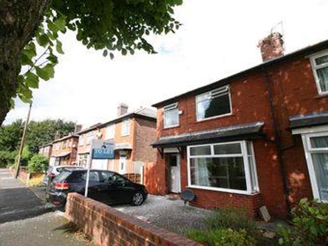 3 Bedrooms Semi detached house for rent in Spencer Avenue, Whitefield, Manchester M45