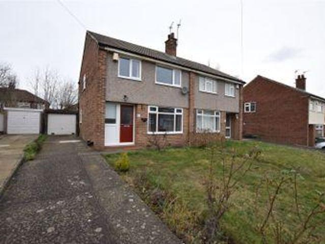 3 Bedrooms Semi detached house for rent in St. Anns Close, Leeds, West Yorkshire LS4