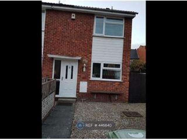 3 Bedrooms Semi detached house for rent in St Bartholomews Close, Armley, Leeds LS12