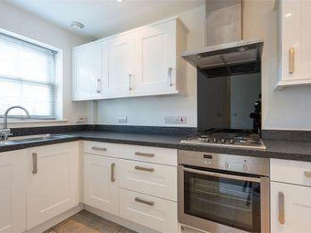 3 Bedrooms Semi detached house for rent in St Leonards Road, Windsor, Berkshire SL4