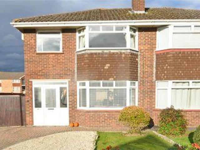 3 Bedrooms Semi detached house for rent in Stanway Road, Cheltenham GL51