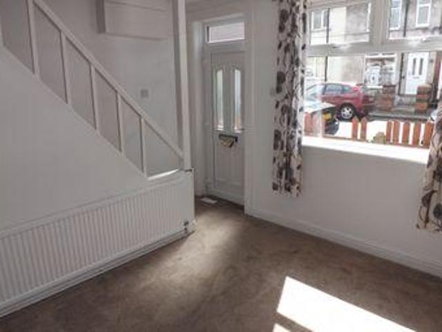 3 Bedrooms Semi detached house for rent in Staveley Street, Edlington DN12