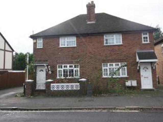 3 Bedrooms Semi detached house for rent in Stoughton Road, Guildford, Surrey GU1