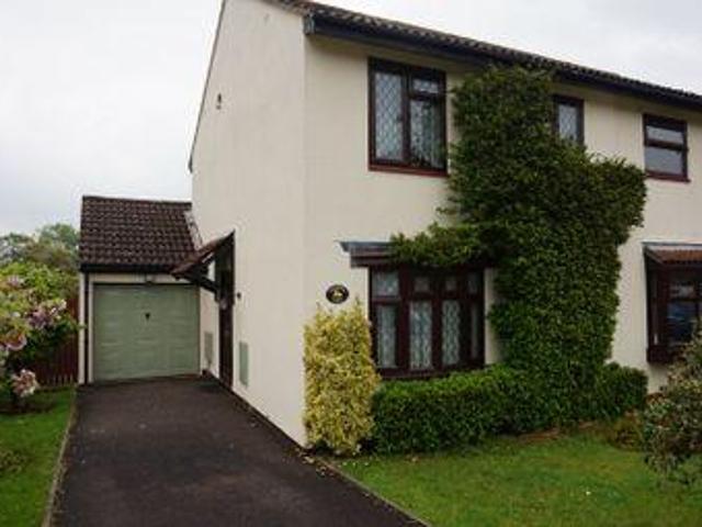 3 Bedrooms Semi detached house for rent in Stourton Drive, Bristol BS30