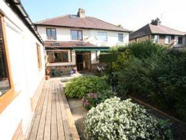 3 Bedrooms Semi detached house for rent in Pool Road, Otley LS21