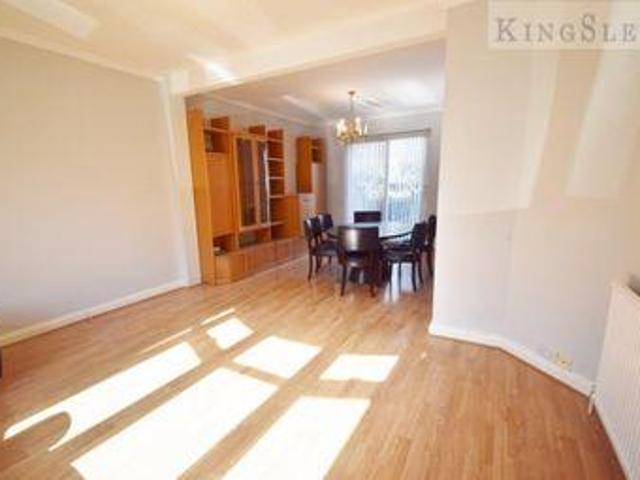 3 Bedrooms Semi detached house for rent in Park View Gardens, London NW4