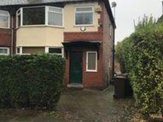 3 Bedrooms Semi detached house for rent in Parksway, Prestwich M25