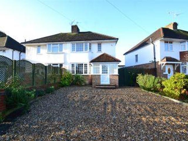3 Bedrooms Semi detached house for rent in Parkway, Horley RH6