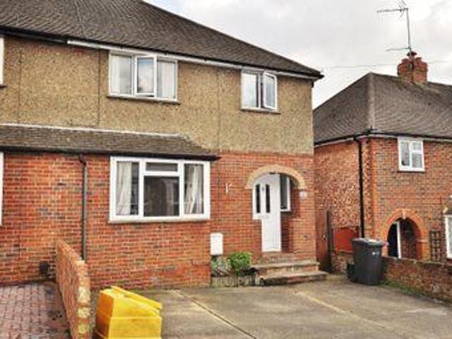 3 Bedrooms Semi detached house for rent in Pennings Avenue, Guildford GU2