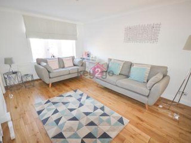3 Bedrooms Semi detached house for rent in Penthorpe Close, Sheffield S12