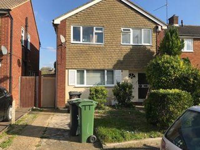 3 Bedrooms Semi detached house for rent in Percheron Drive, Luton LU4