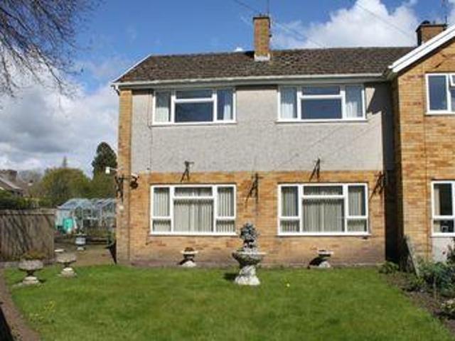 3 Bedrooms Semi detached house for rent in Priory Gardens, Usk NP15