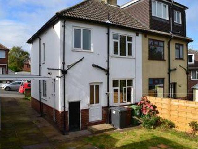 3 Bedrooms Semi detached house for rent in Primrose Crescent, Crossgates, Leeds LS15