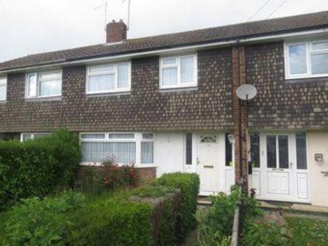 3 Bedrooms Semi detached house for rent in Quarrendon Avenue, Aylesbury HP19
