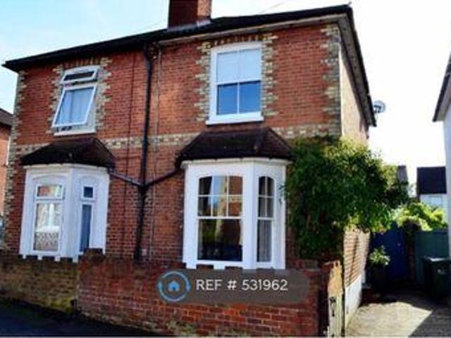 3 Bedrooms Semi detached house for rent in Queens Road, Guildford GU1