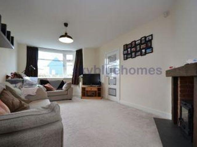 3 Bedrooms Semi detached house for rent in Queensgate Drive, Birstall, Leicester LE4