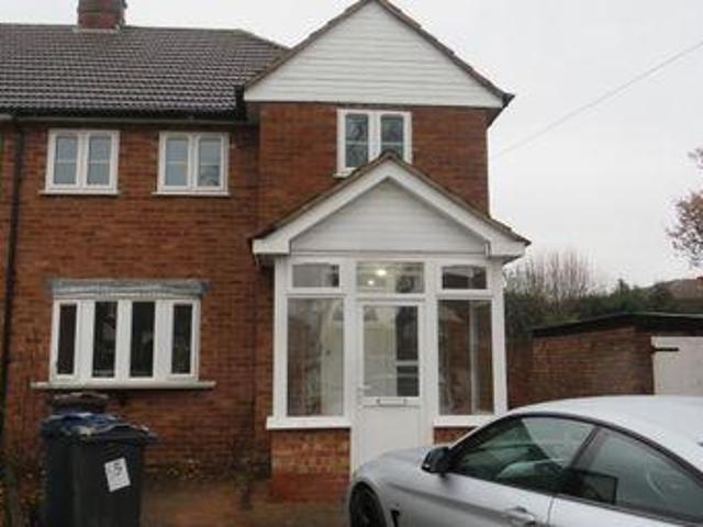 3 Bedrooms Semi detached house for rent in Roughley Drive, Sutton Coldfield B75
