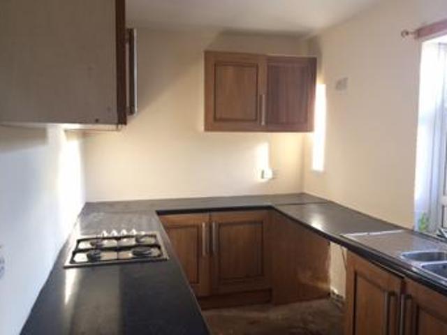 3 Bedrooms Semi detached house for rent in Rouse Fold, Bradford 4 BD4