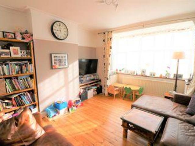 3 Bedrooms Semi detached house for rent in Rockhampton Road, South Croydon, Surrey CR2