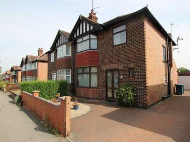 3 Bedrooms Semi detached house for rent in Rodney Road, West Bridgford, Nottingham NG2