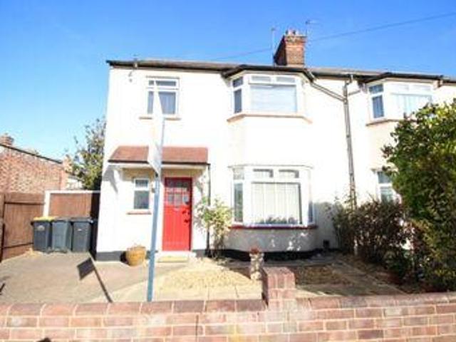 3 Bedrooms Semi detached house for rent in Rosamond Road, Bedford MK40