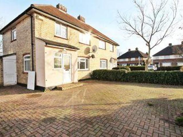 3 Bedrooms Semi detached house for rent in Raeburn Road, Hayes UB4