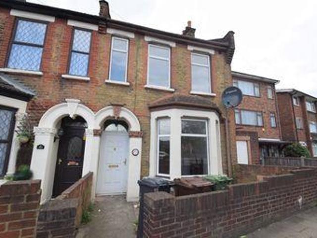 3 Bedrooms Semi detached house for rent in Rainham Road South, Dagenham RM10